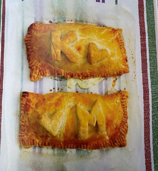 Nadia’s Garlic Bread Chicken Pies – Five Dinners Meal Planner